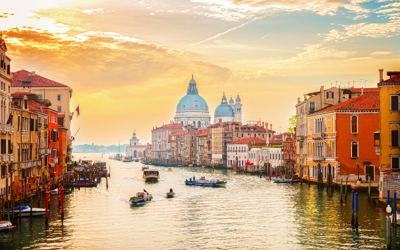 5 Best Beaches in Venice Italy - Sun, Sand, Sea and More